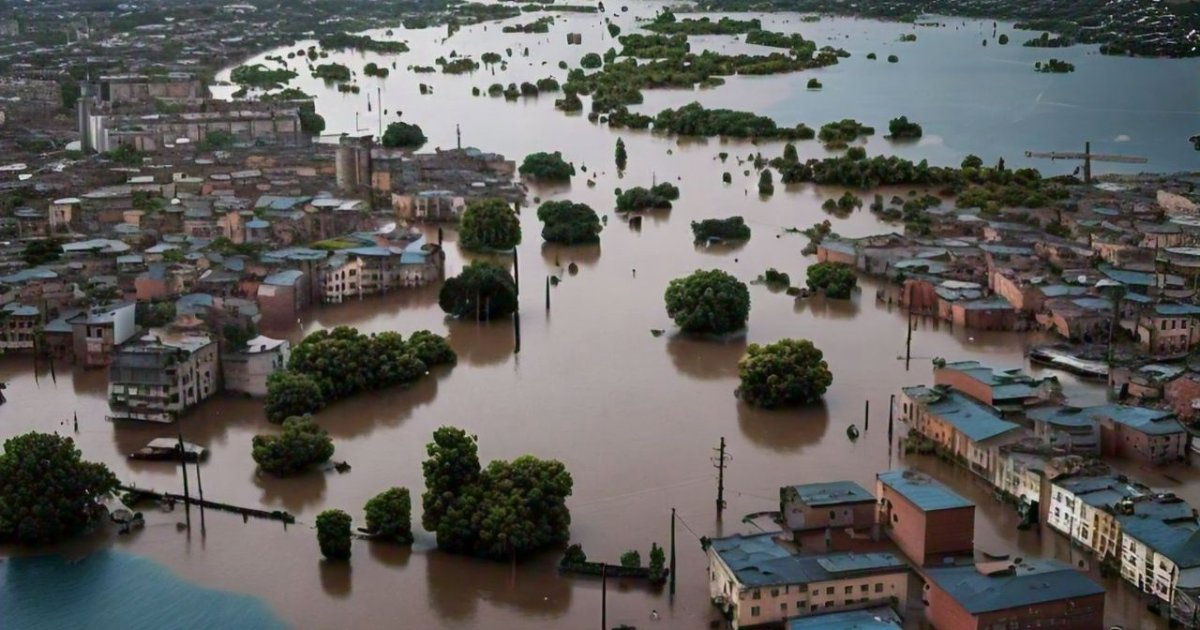 New AI Method Combines Physics and Machine Learning to Predict Floods